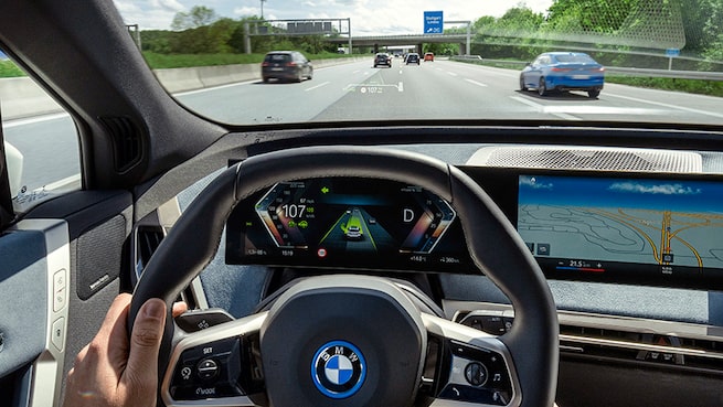Driving Assistant Plus | BMW.fr